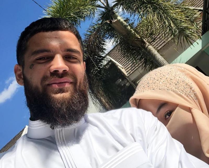 Kisah Diego Michiels yang Nikahi Suster Berhijab