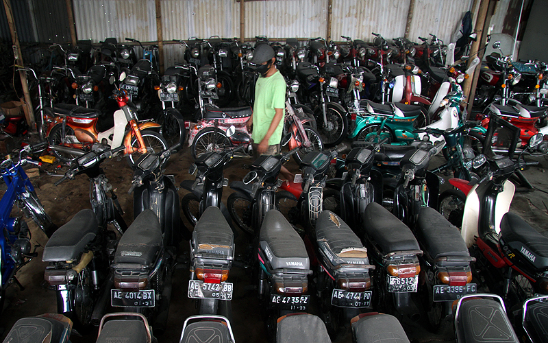 Gudang Motor-Motor Jadul di Tangsel