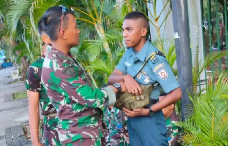 Pernah Tipu Puluhan Juta, Perwira TNI AL Gadungan Ditangkap di Monas Pernah Tipu Puluhan Juta, Perwira TNI AL Gadungan Ditangkap di Monas