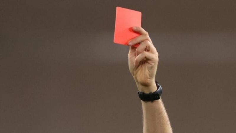 Wasit Paling Kejam, 36 Kartu Merah dalam 1 Pertandingan