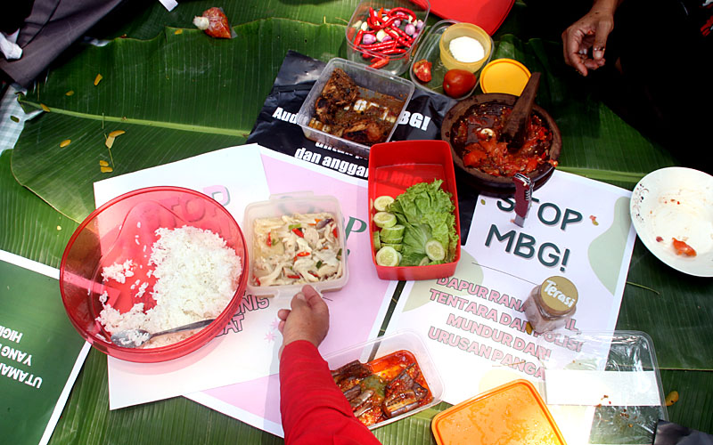 Stop Program MBG (Makan Beracun Gratis)