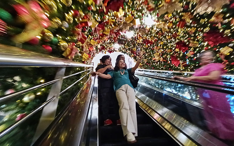 Merayakan Momen Natal di Pacific Place Mall