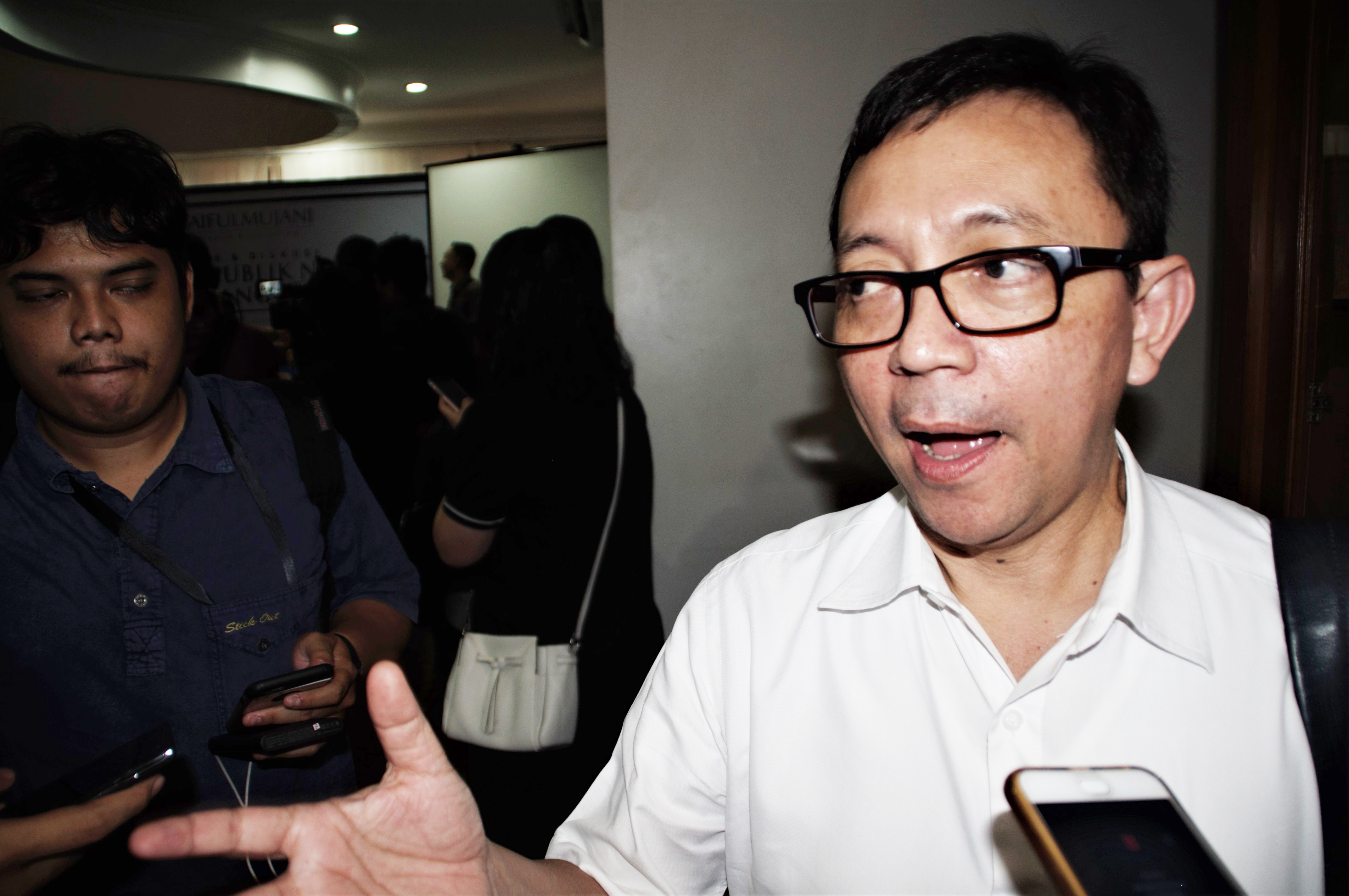 Dr. Ryu Hasan: LGBT Bukan Penyakit!